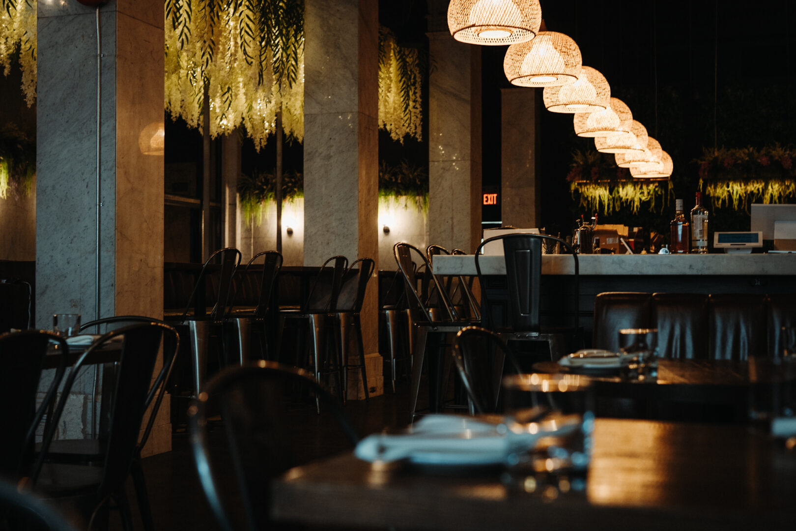 COMMONWEALTH KITCHEN & BAR – The Exchange District BIZ
